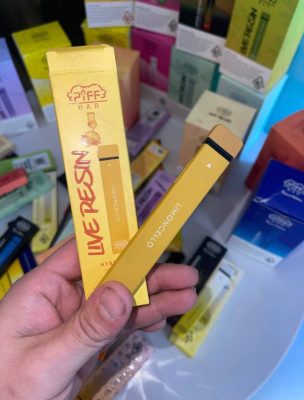 piff bar live resin & liquid diamond 3g disposable vape pen
